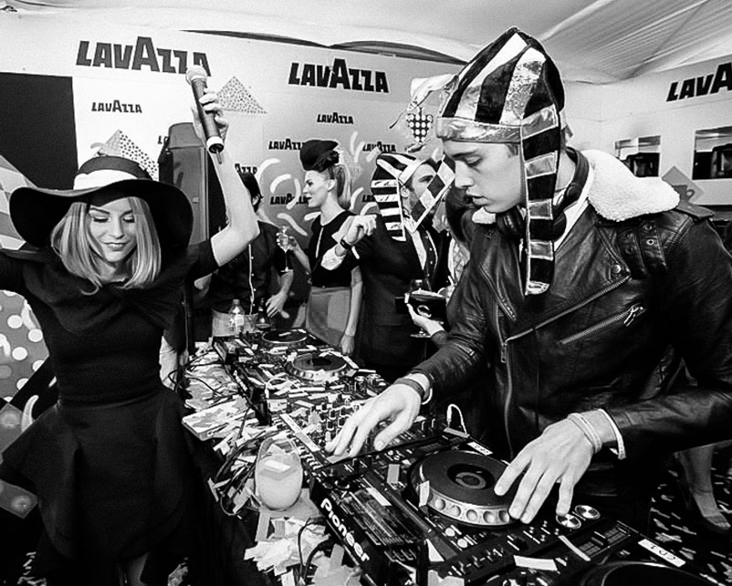 StyleMeRomy WeLove About WorkWithMe